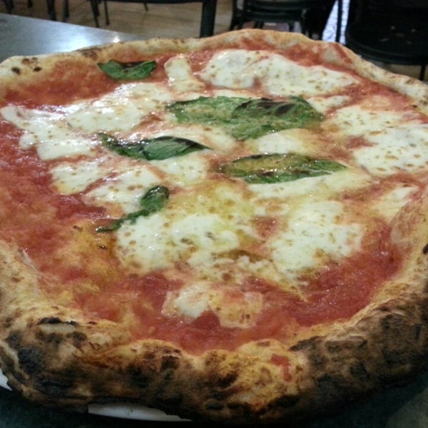 Pizzeria Pellone - Pizza Place in Napoli