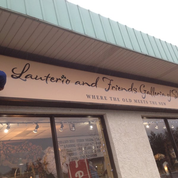 Justa Farm Shopping Center - Retail in Huntingdon Valley