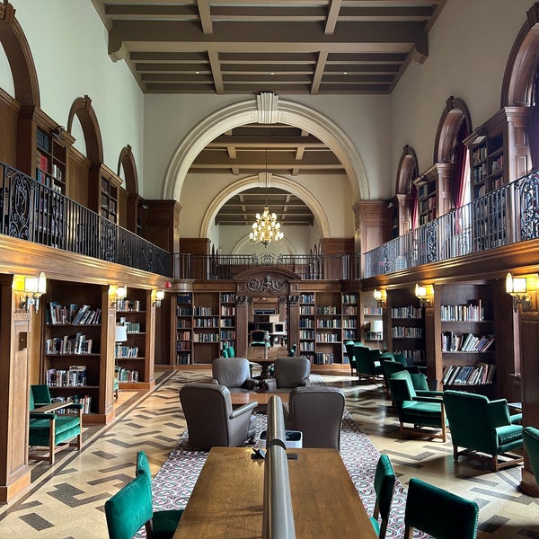 Baker-Berry Library - College Library in Hanover