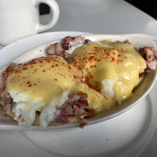 The Frog Pond - Breakfast Spot in Rochester