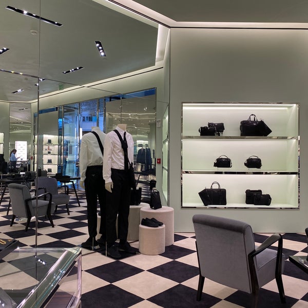 Prada - Ala Moana - Kakaako - 1450 Ala Moana Blvd