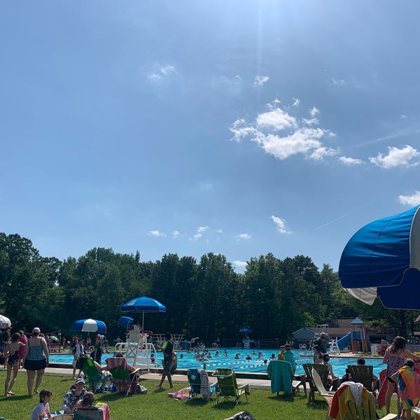 Metuchen Municipal Pool - Swimming Pool in Metuchen