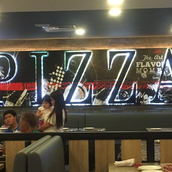 Pizza Hut - Pizzeria in Labuan