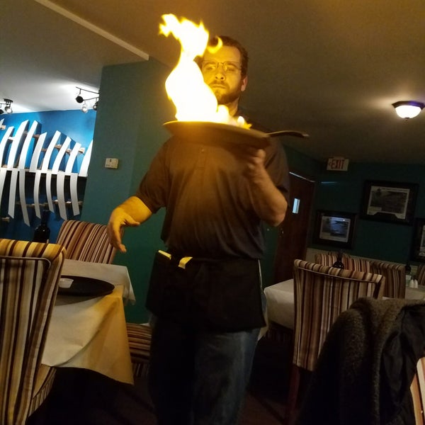 Uri's Waterfront Dining - 4 tips from 70 visitors