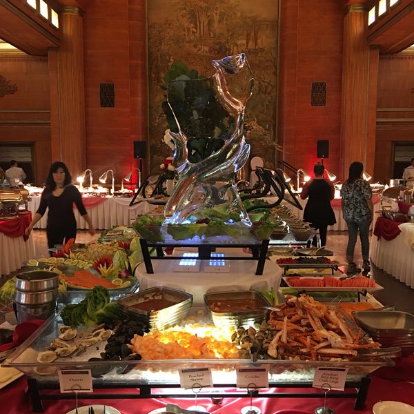 Champagne Brunch - Breakfast Spot