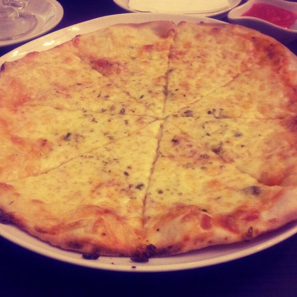 Alessandro Crispy Thin Pizza - Pizzeria in Surabaya, East Java