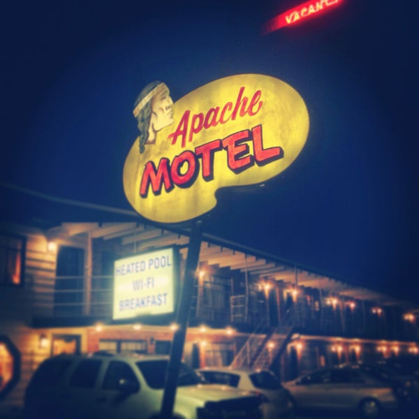 Apache Inn - 128-164 S 4th E St