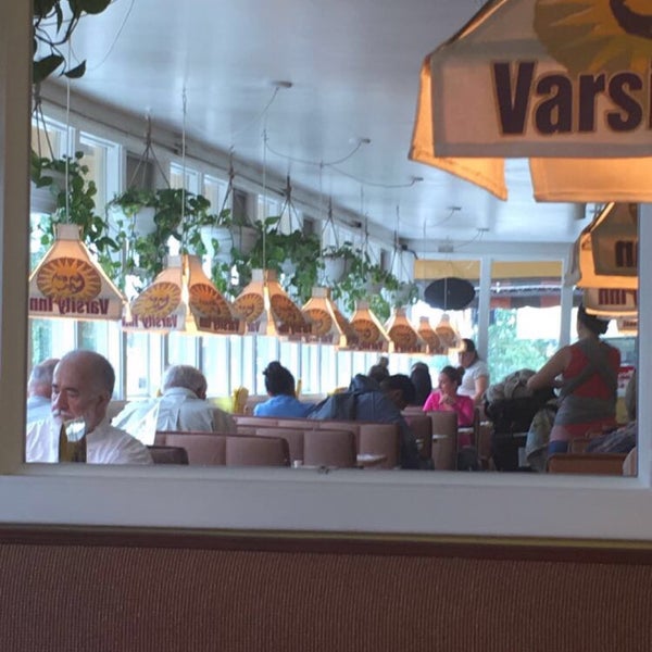 Varsity Inn - Breakfast Spot in Seattle