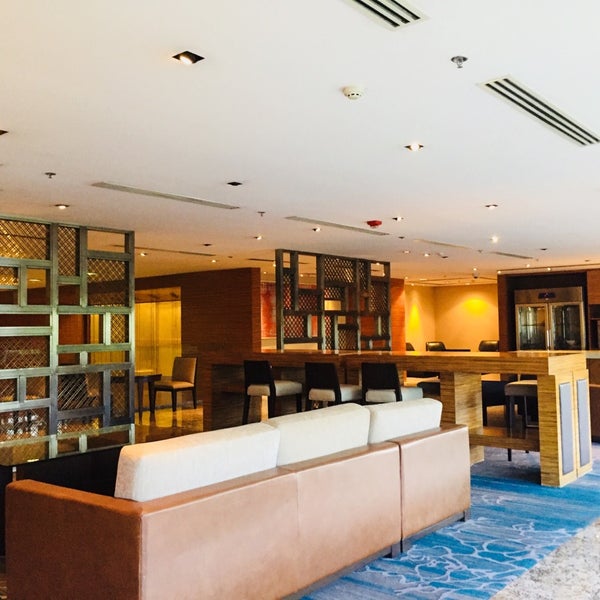 The Hub - Manila Marriott Hotel - Barangay 183 - 9 tips