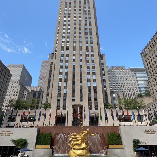 Rockefeller Plaza - Plaza in Rockefeller Center