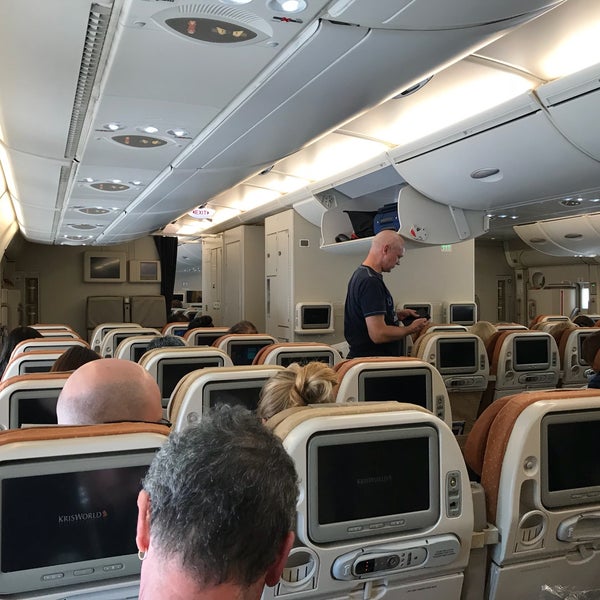 Singapore Airlines Flight SQ 345 - Plane