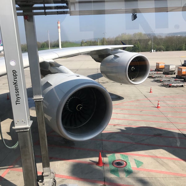 Singapore Airlines Flight SQ 345 - Plane