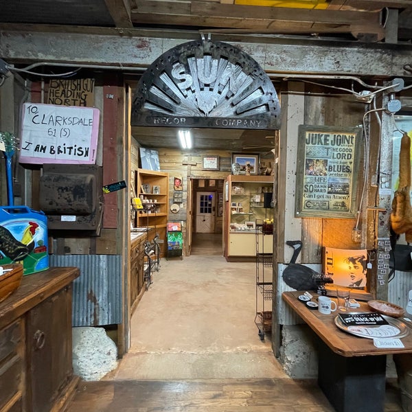 Shack Up Inn - 1 Commissary Cir