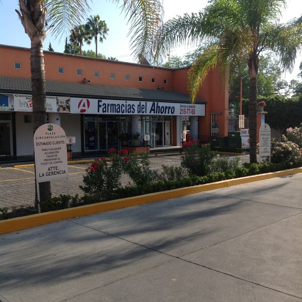 Plaza Circunvalación - Shopping Mall in Santiago de Querétaro