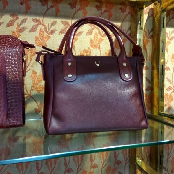 Hidesign Factory Outlet - Leather Goods Store
