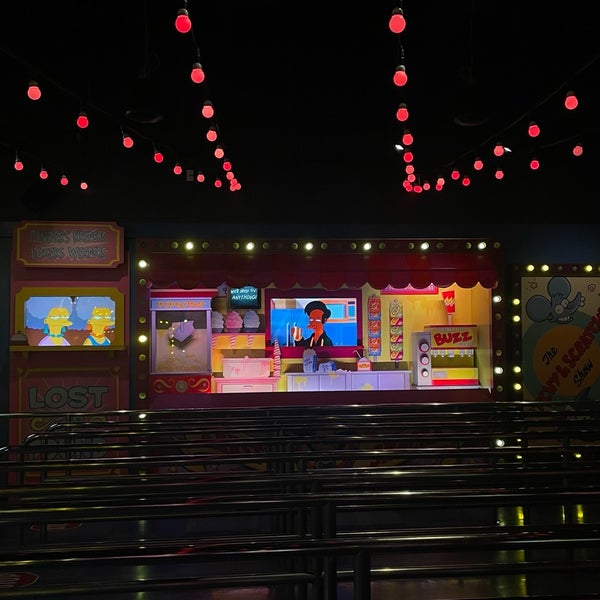 The Simpsons Ride Lights On