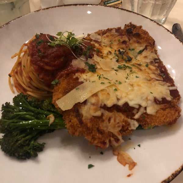 Mama Della's Ristorante - Italian Restaurant