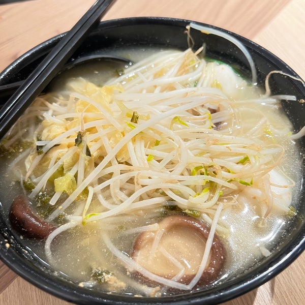 TamJai SamGor Mixian 譚仔三哥米線 - G-2/F, 15-19 Wellington St