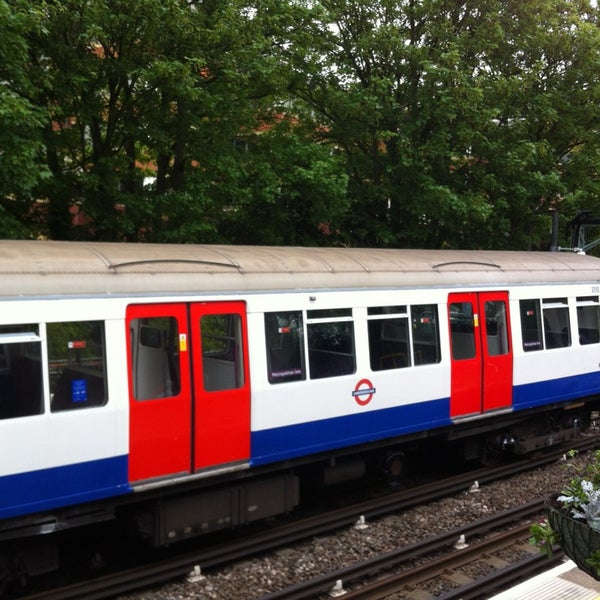 Rickmansworth London Underground Station - 2 tips
