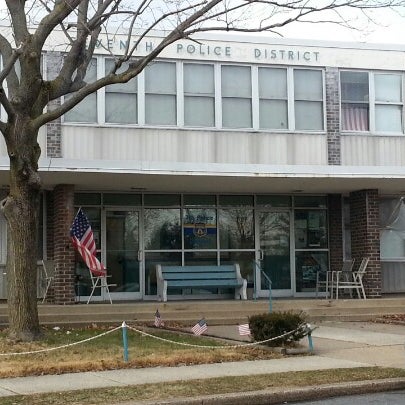 Philadelphia Police 7th District - Police Station in Bustleton