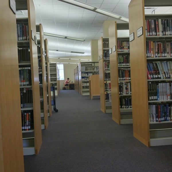 Town 'N Country Regional Public Library - 8 tips from 366 visitors