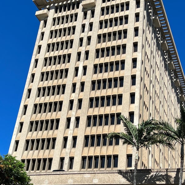 Pan Am Building - Office in Honolulu