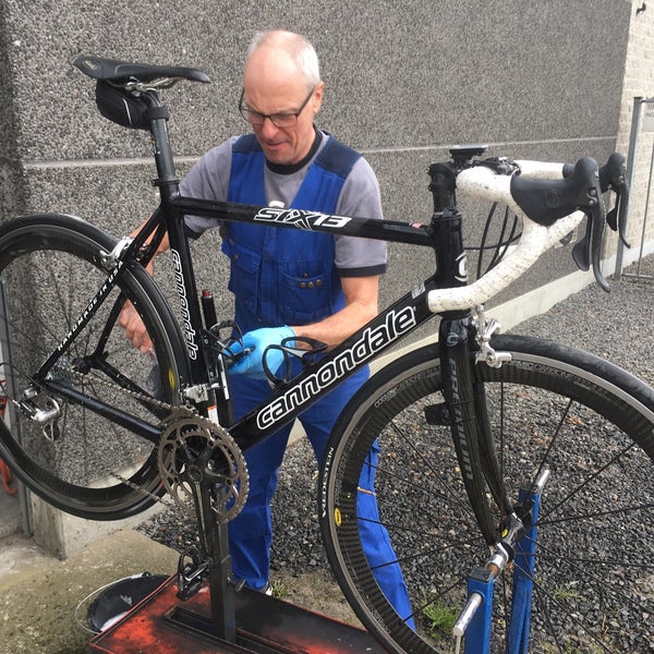 Paintshop Frank Hoste Cycles - Mariakerke, Oost-Vlaanderen