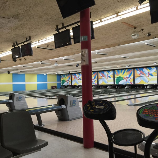 Bowlmor Lanes - Bowling Alley