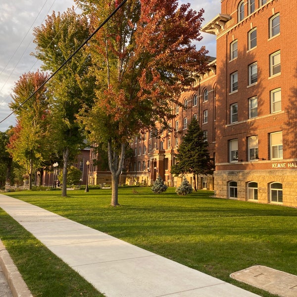 Loras College - 1450 Alta Vista St