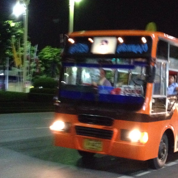 BMTA Bus Stop อนุสาวรีย์ประชาธิปไตย (ถนนราชดำเนินกลาง) Democracy ...