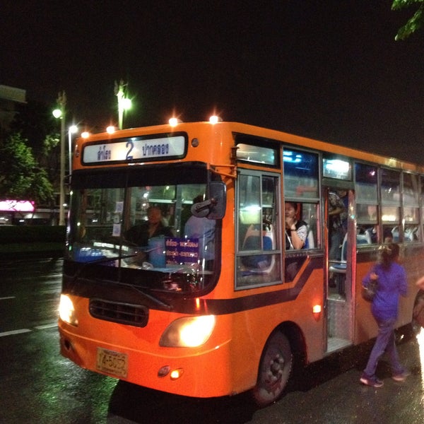 BMTA Bus Stop อนุสาวรีย์ประชาธิปไตย (ถนนราชดำเนินกลาง) Democracy ...