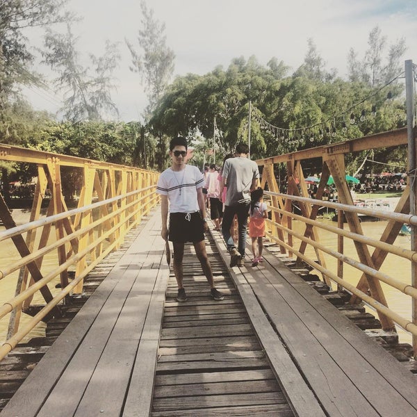 Lampam Lake (ทะเลสาบลำปำ) - Bay