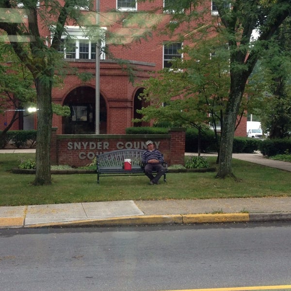 Snyder County Courthouse - Courthouse