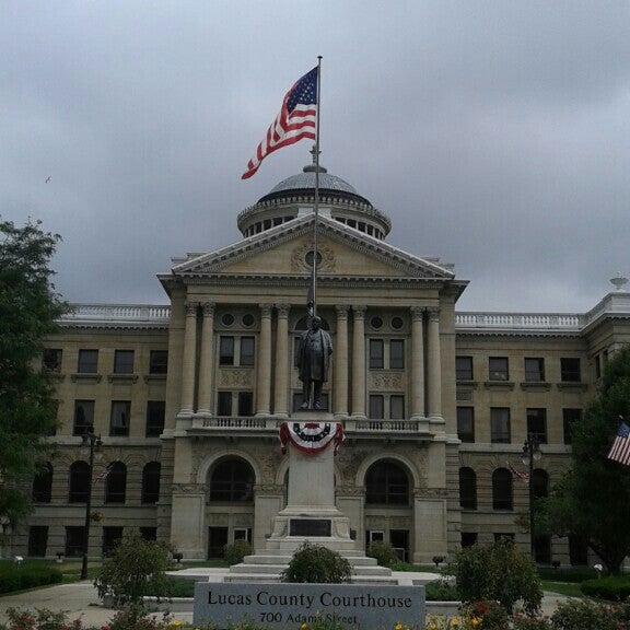 Lucas County Courthouse - Downtown Toledo - Toledo, OH