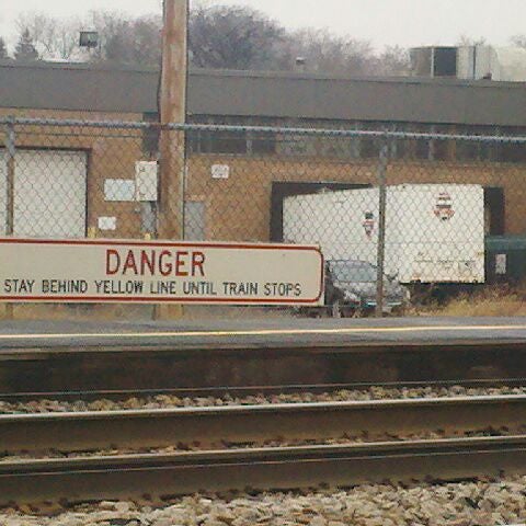 Metra - Grayland - Train Station in Old Irving Park