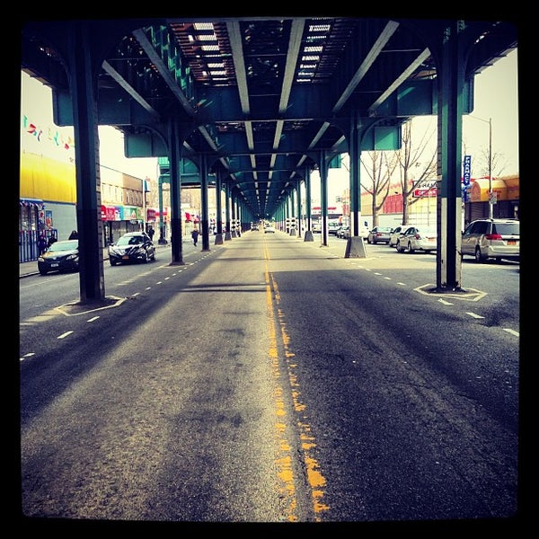 MTA M2 Bus - Bus Line in New York
