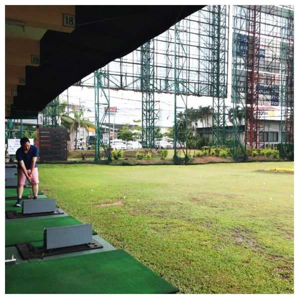 Chiang Mai Driving Range - Golf Course in Chiang Mai