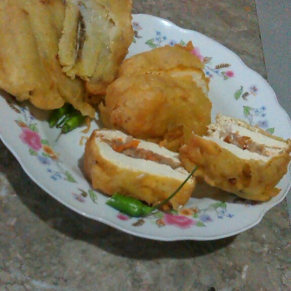 Tahu B'rontak - Snack Place in Bandung