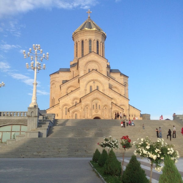 Holy Trinity Cathedral Sameba | სამების საკათედრო ტაძარი - Church in ...