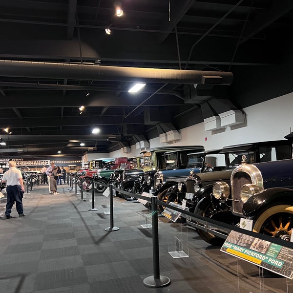 National Automobile Museum - 10 S Lake St