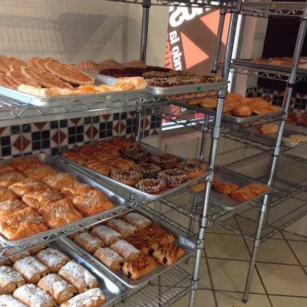 Fotos en Repostería Los Chatos sucursal Fco. Villa - Panadería en ...