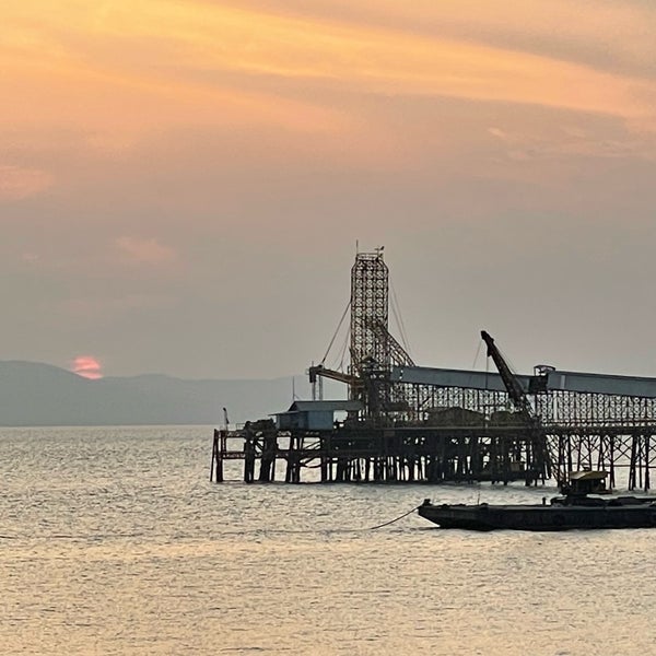 次での写真：สะพานลอยน้ำ