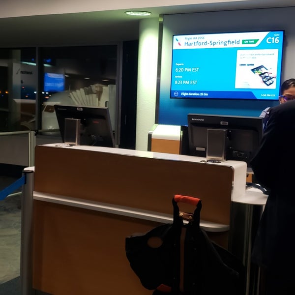 Gate C16 - Airport Gate