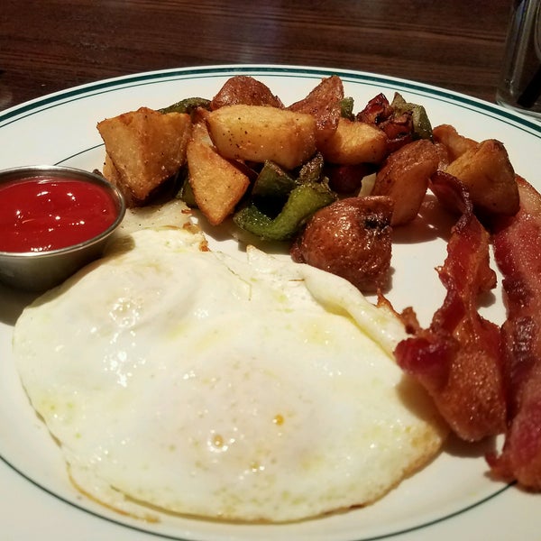 Daily Grill - 21 tips from 1145 visitors