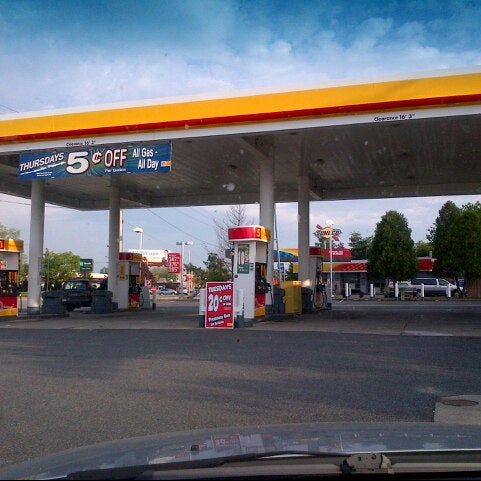 Giant Gas Stations
