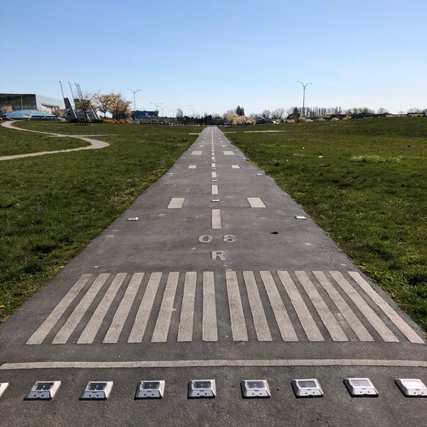 YVR Runway 26R Spotting Area - Sea Island - 6 tips