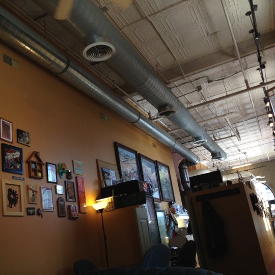 Un Mundo Cafe - 117 S Fountain Ave