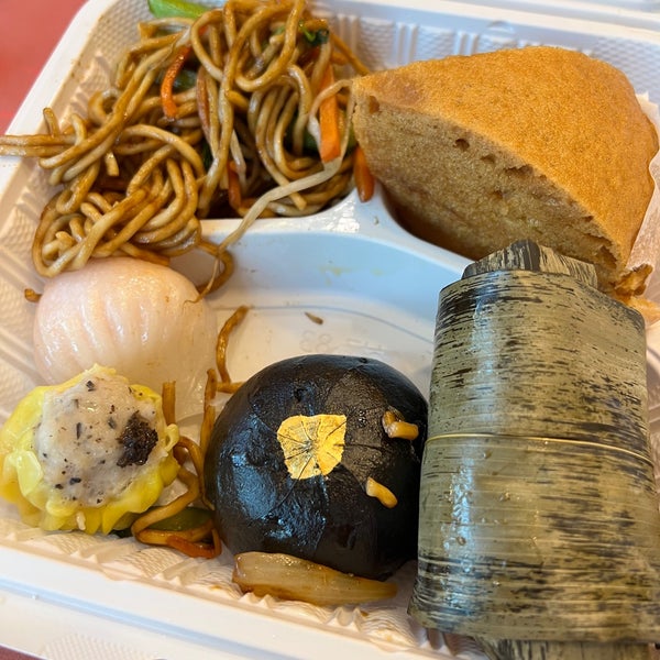 Metropolis at Metrotown Food Court - 35 tips