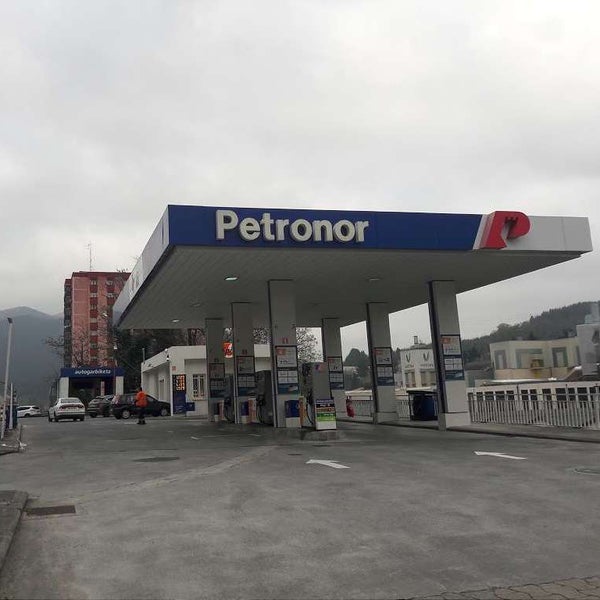 CAMPSA-ESTACIONES DE SERVICIO S.A. - Gros - CL AVENIDA DE LA ZURRIOLA, 32