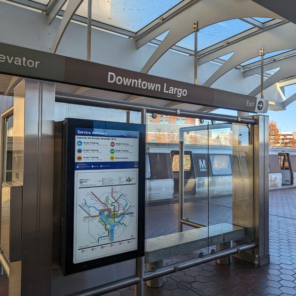 Downtown Largo Metro Station - Estación de metro